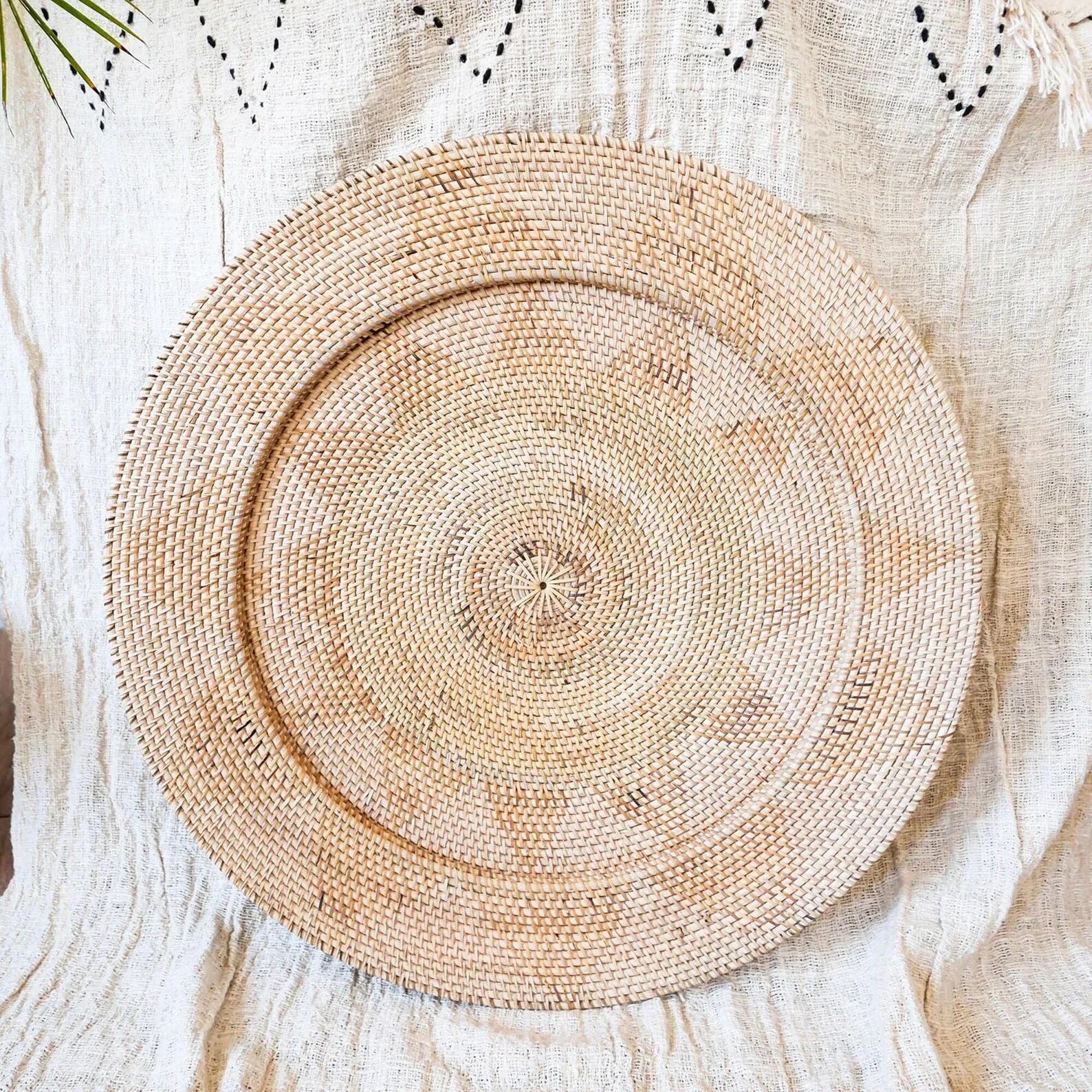 Decorative handwoven seagrass plate. – Boho Living Room