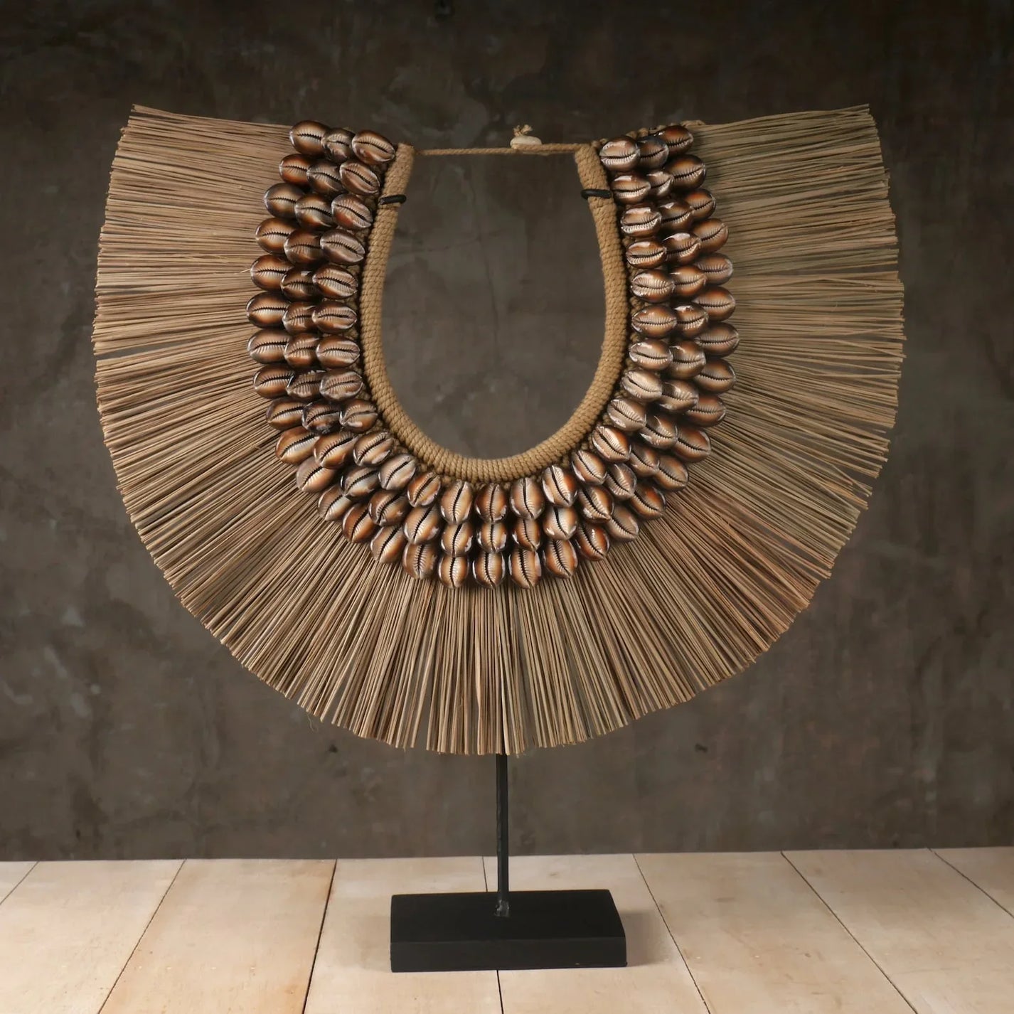 Ethnic Grass Papua Shell Cowrie Necklace – Boho Living Room