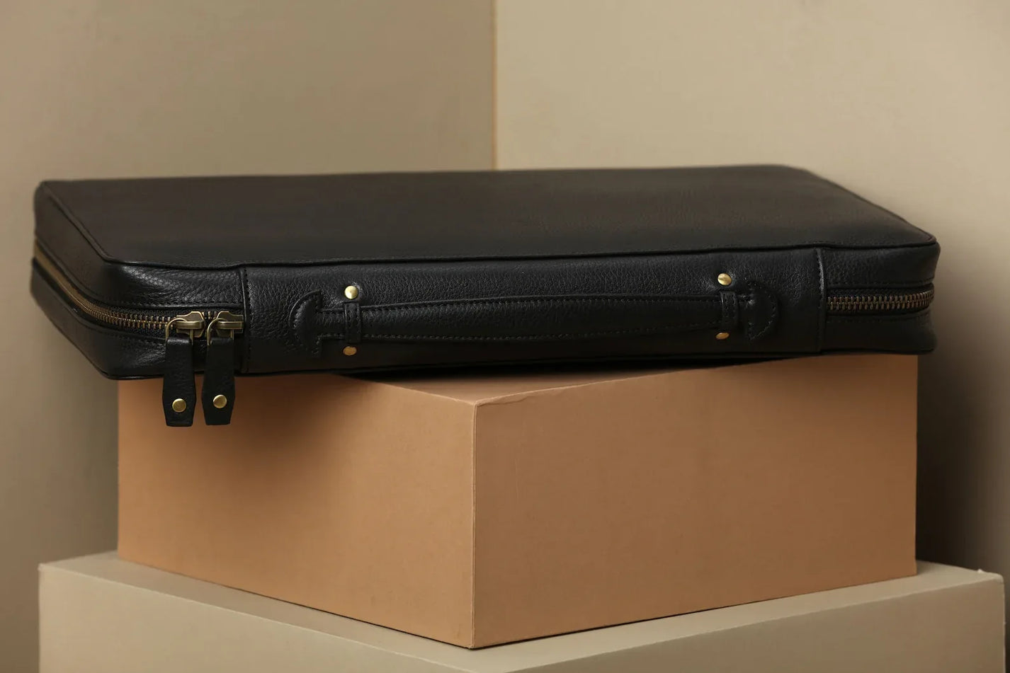 Real Genuine Zippered Leather Portfolio Case For Laptop – Boho Living Room